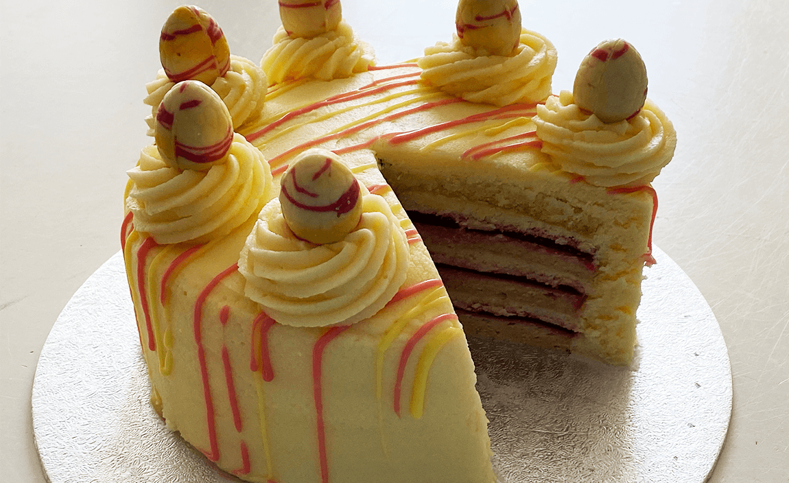 Raspberry Easter Cake - MuchMunchies