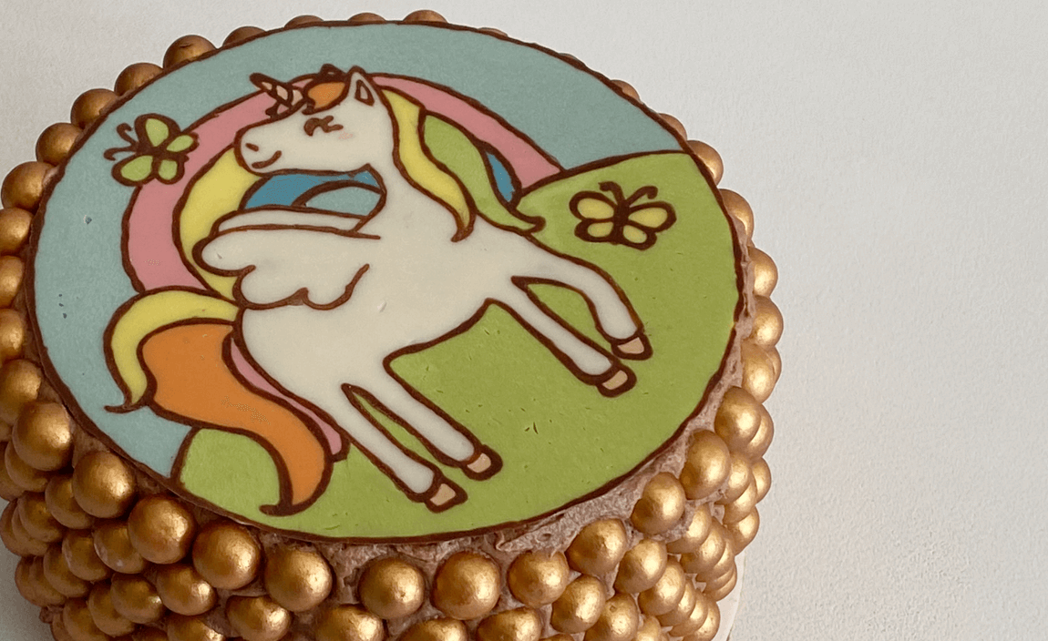 Unicorn Rainbow Cake - MuchMunchies
